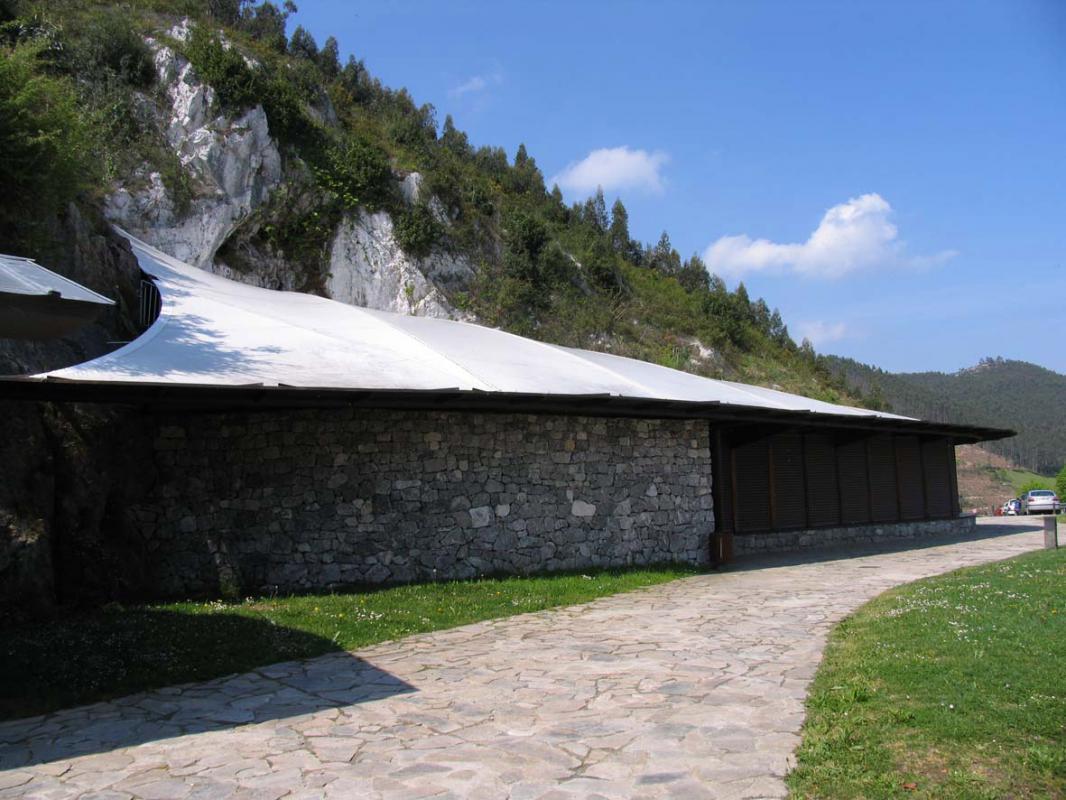 Cueva del Castillo